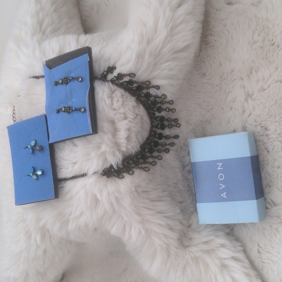 Avon | Jewelry | Vintage Avon Blue Green Fringe Drop Jewelry 3pc Gift ...